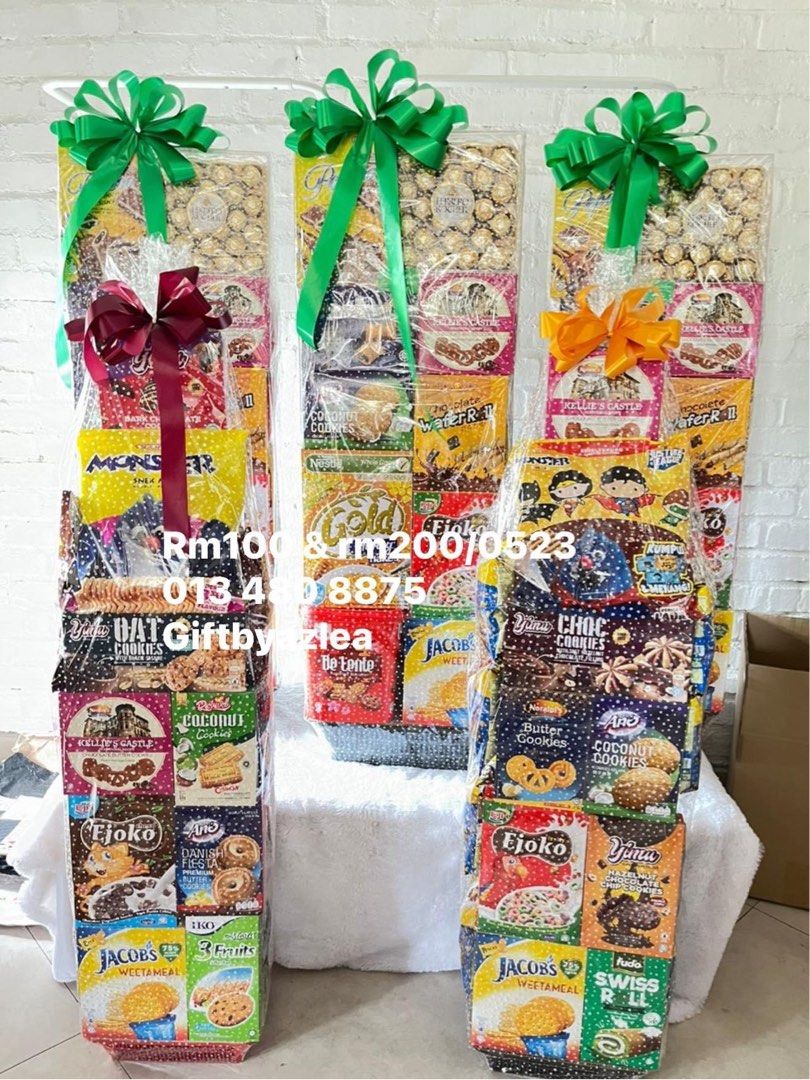 Hamper makanan dan chocolate size besar, Food & Drinks, Gift Baskets ...