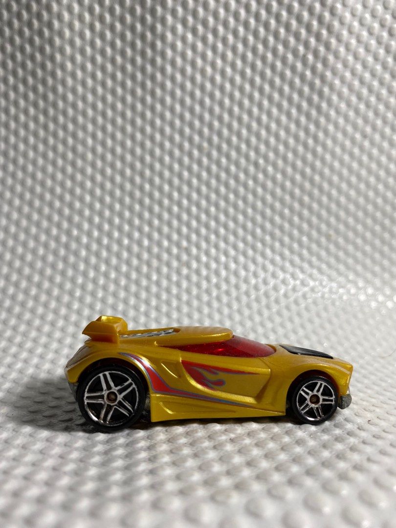 Hot Wheels Chicane Yellow on Carousell