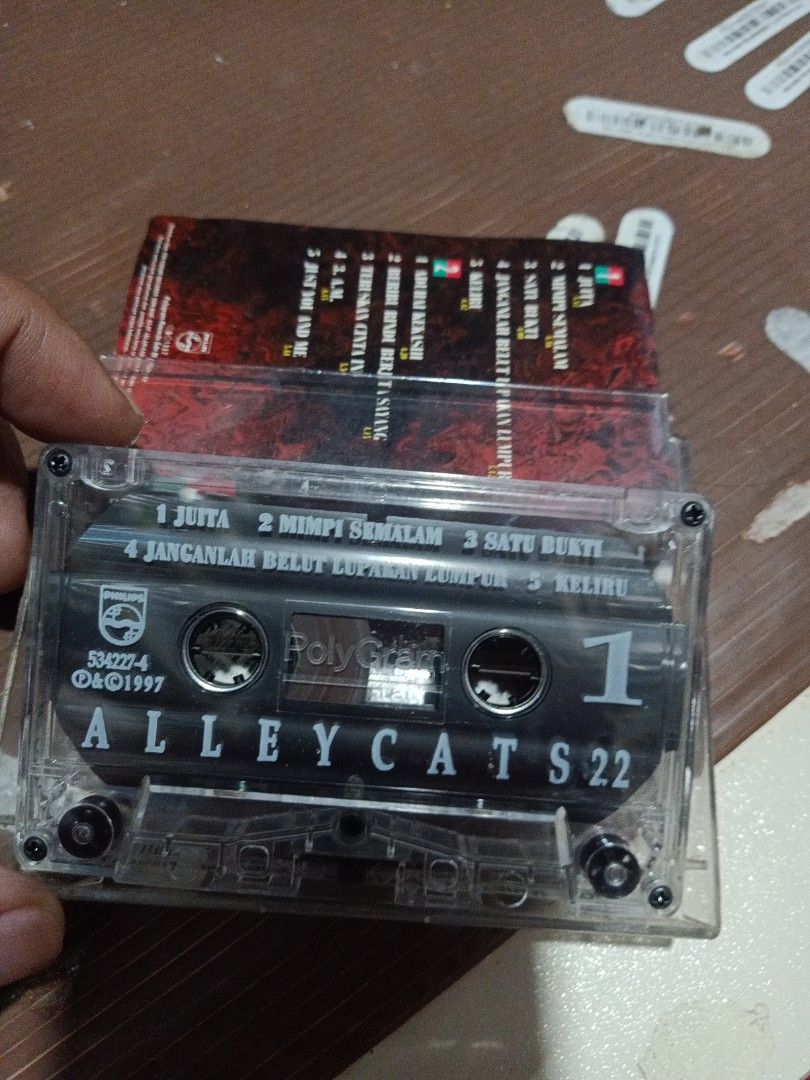 kaset melayu pop - alleycats 22 1997, Hobbies & Toys, Music & Media, CDs & DVDs on Carousell