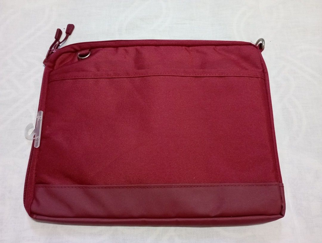 LIHIT LAB Smartfit Carrying Pouch on Carousell