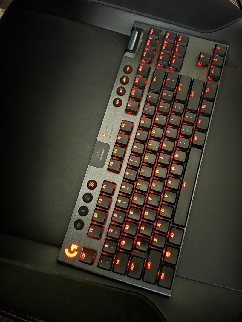 Logitech G915 TKL Tenkeyless Lightspeed Wireless RGB Mechanical Gaming ...