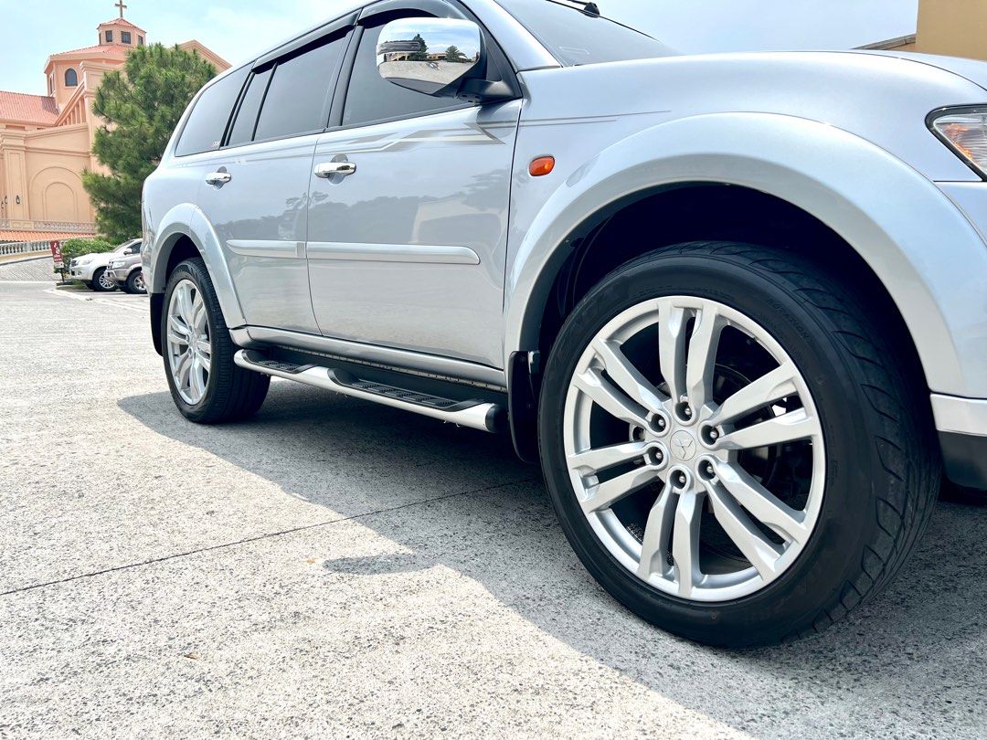 Mitsubishi Shogun OEM (BK) mags and tires on Carousell