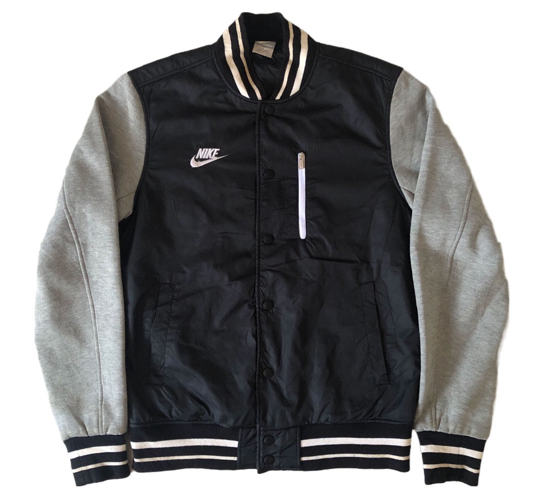 Nike Varsity Jacket, Fesyen Pria, Pakaian , Baju Luaran di Carousell