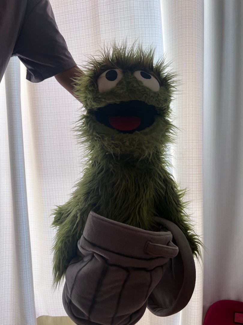Oscar the grouch Sesame Street puppet, Hobbies & Toys, Toys & Games on ...
