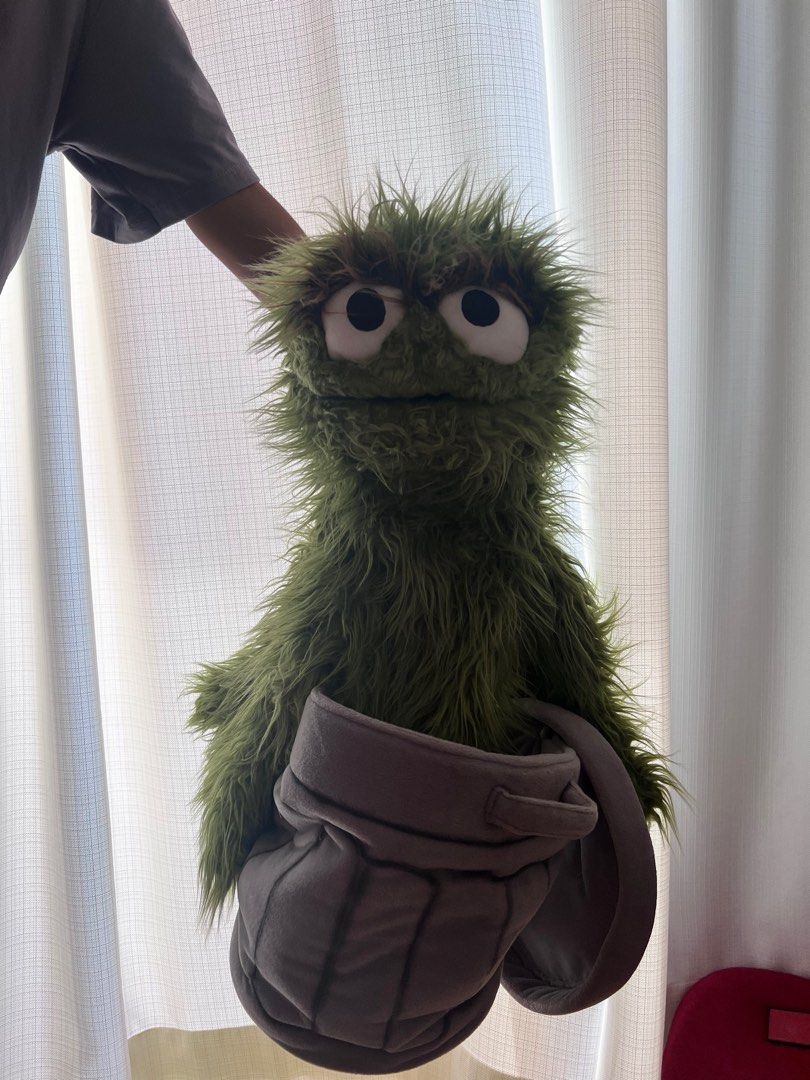 Oscar the grouch Sesame Street puppet, Hobbies & Toys, Toys & Games on ...