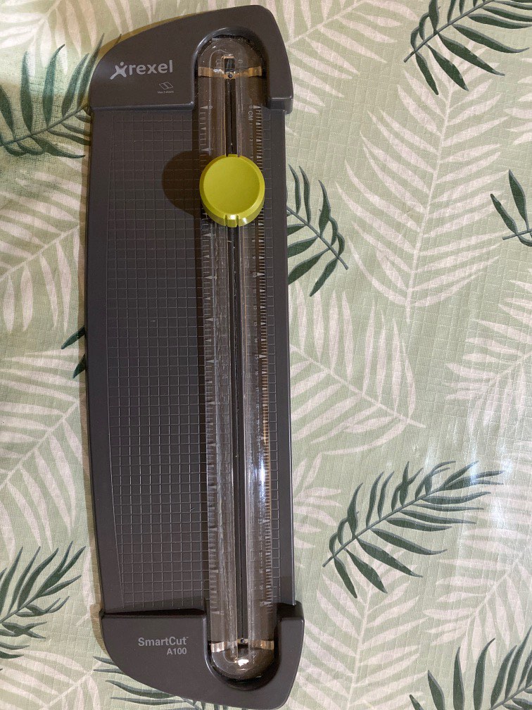 Paper Cutter - straight blade & wave, straight & score, Hobbies & Toys ...