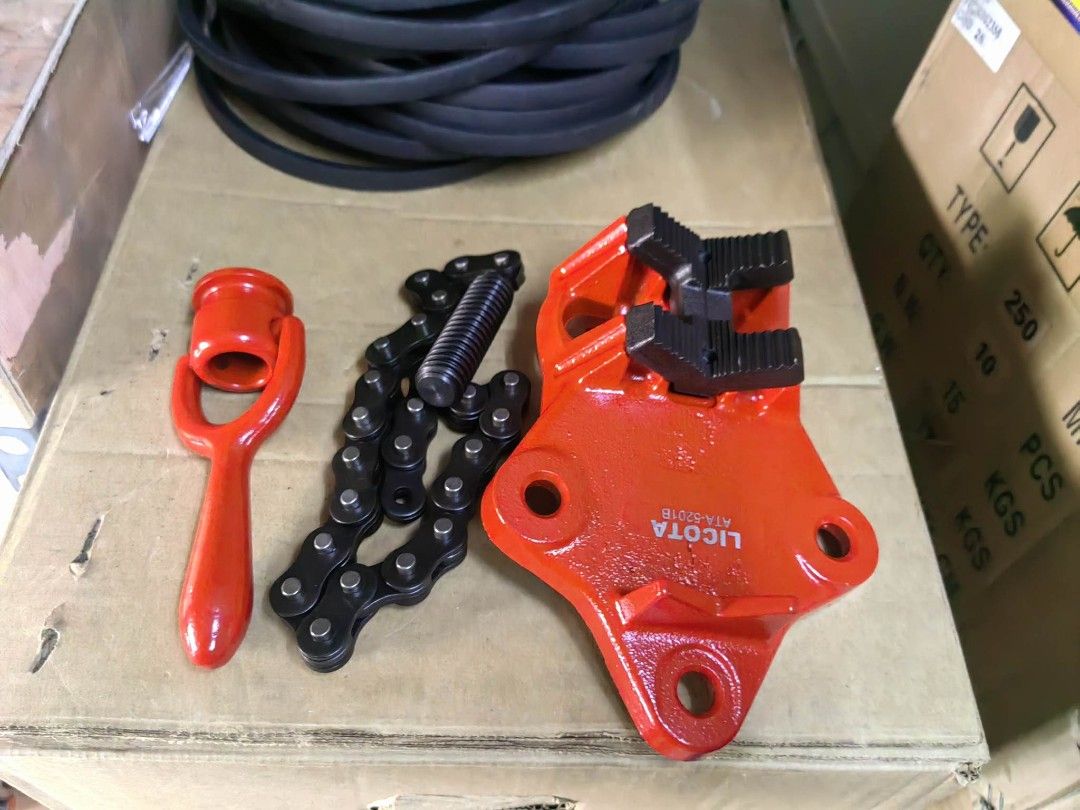 portable chain vise, Commercial & Industrial, Industrial Equipment on ...