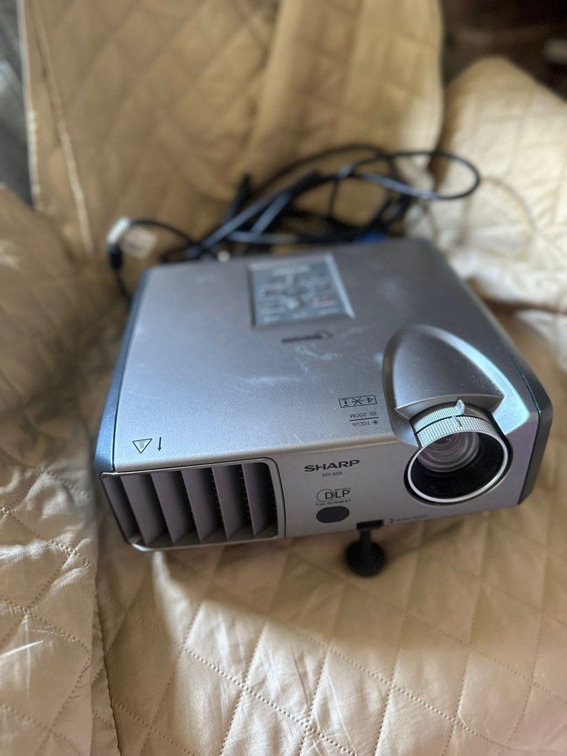 Sharp XR-40x Projector, TV & Home Appliances, TV & Entertainment ...