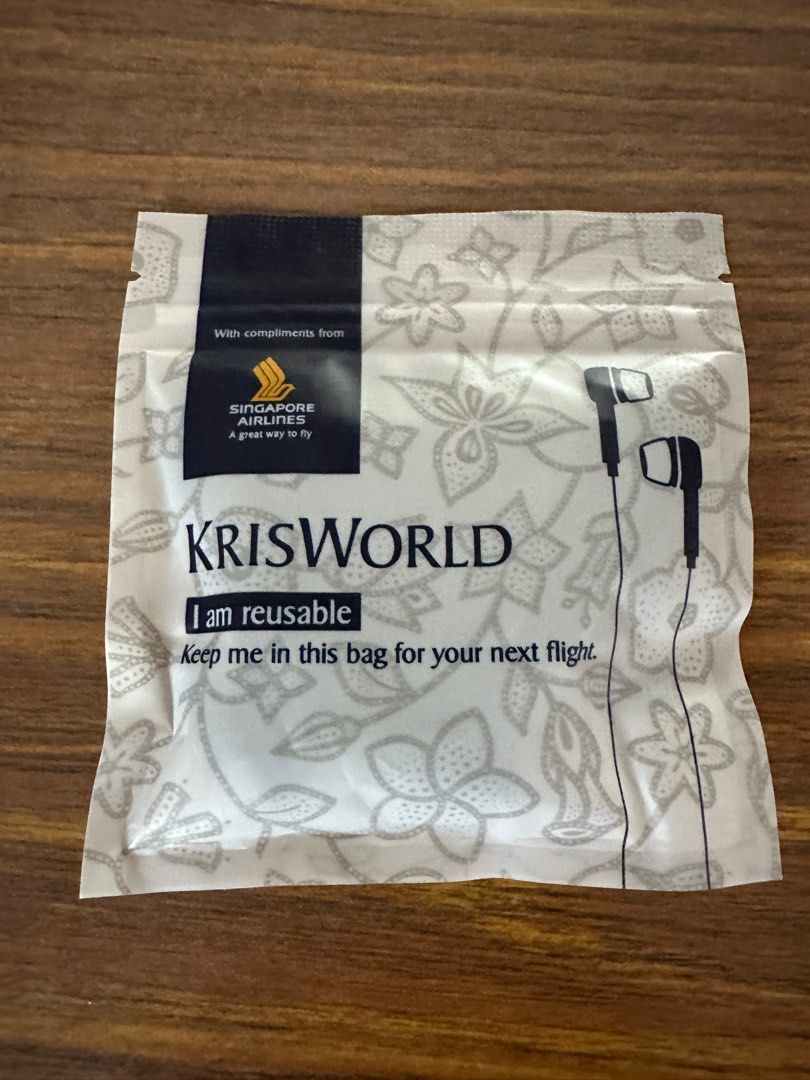 Singapore Airlines inflight Headset, Audio, Earphones on Carousell