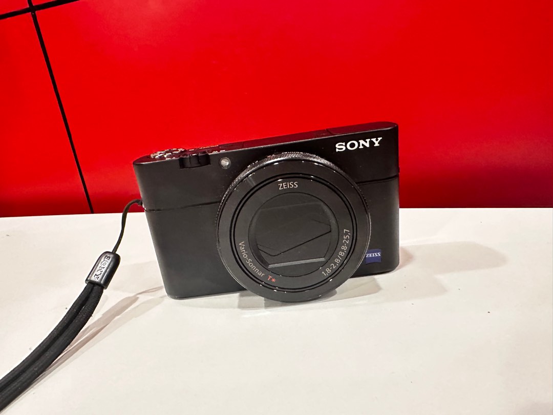 Sony RX100V, Photography, Cameras on Carousell