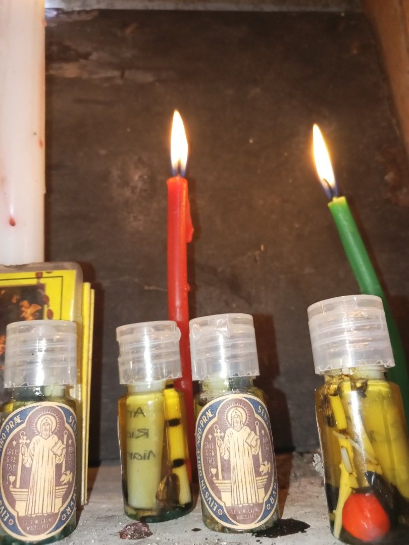 St. Benedict kumukulong langis Panangga sa Kulam on Carousell