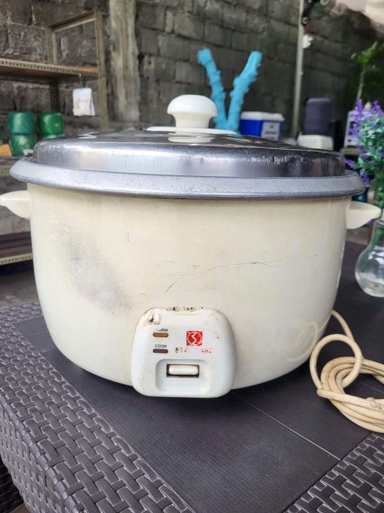 Standard 30 cups rice cooker on Carousell