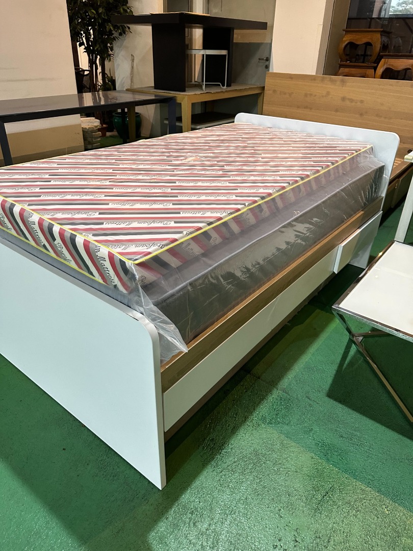 Star Living Pullout bed with 2 mattresses (with drawers), Furniture ...