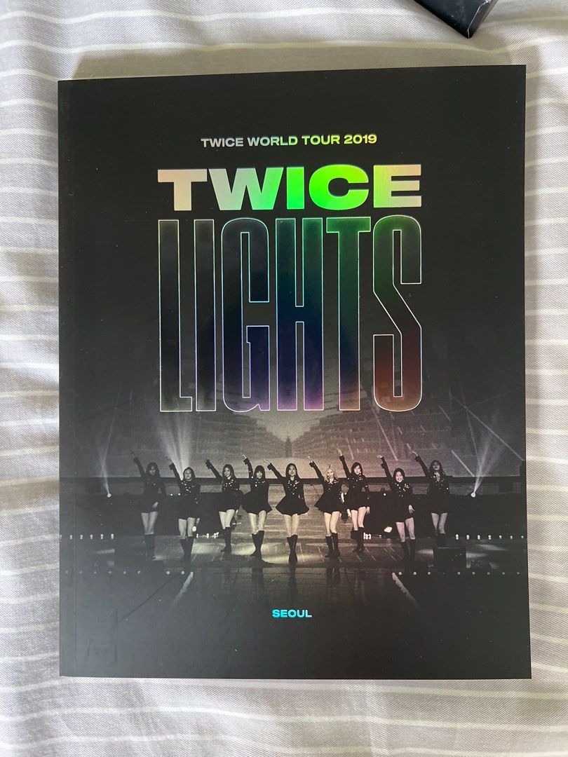(Very rare) TWICELIGHTS 2019 world tour Album, Hobbies & Toys ...