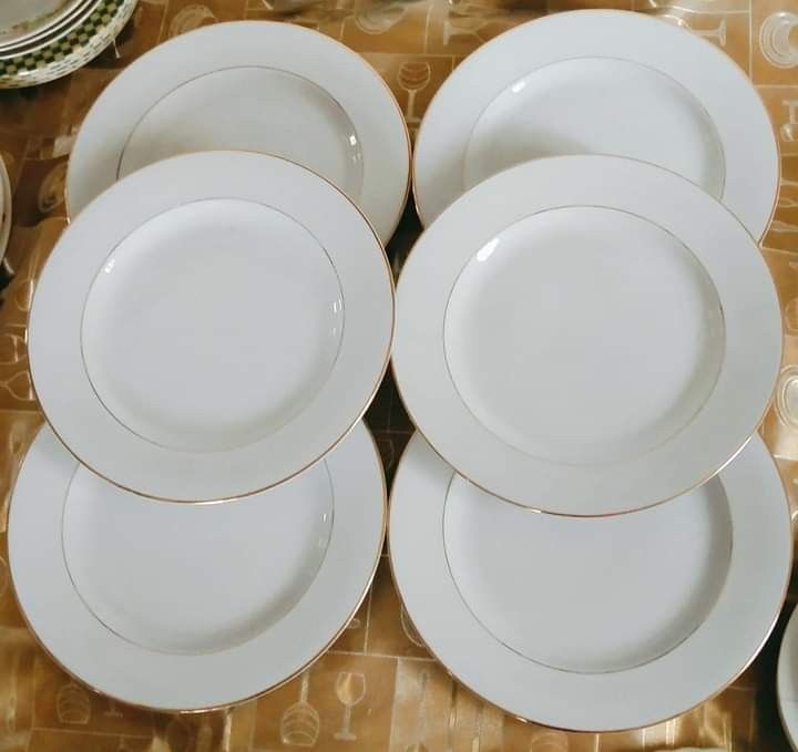 Vintage big plates(with gold lining) on Carousell