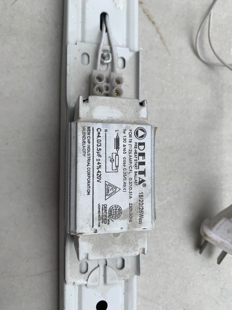 [ NC ] Delta Flourescent Bulb Housing on Carousell