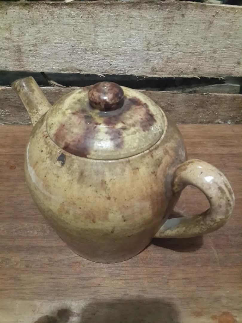Antique Javanese Terracotta Jug, Antik, Pajangan di Carousell