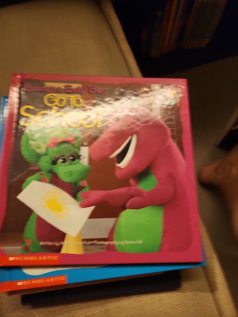 Barney and Baby Bop Go to School, Hobbies & Toys, Books & Magazines ...