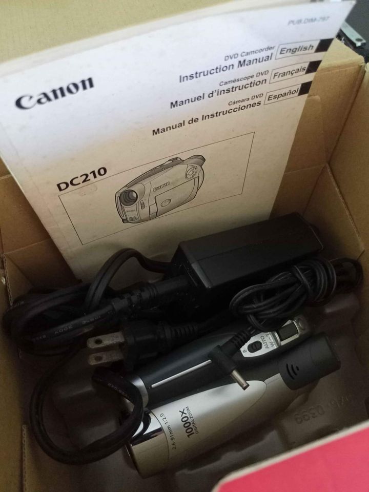 Canon DC210 Camcorder JAPAN Original, Photography, Cameras on Carousell