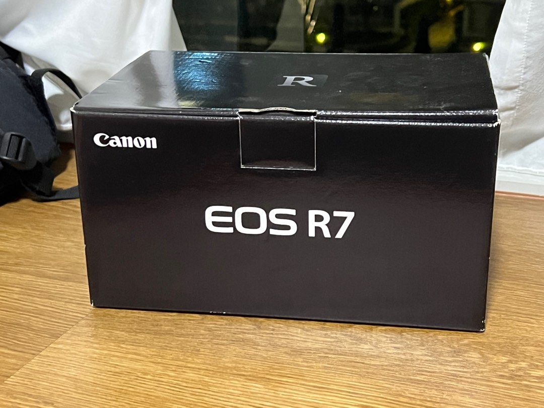 Canon R7 full box, Photography, Cameras on Carousell