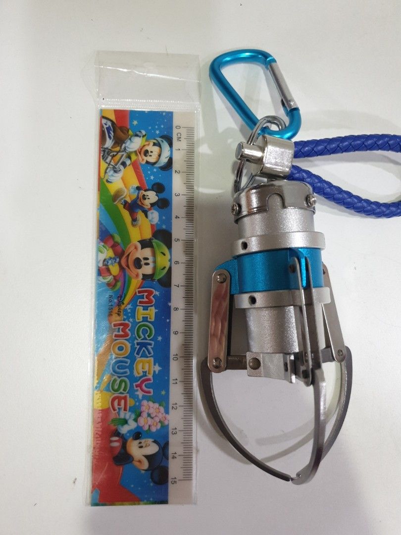 Crane Machine claw keychain, Hobbies & Toys, Toys & Games on Carousell