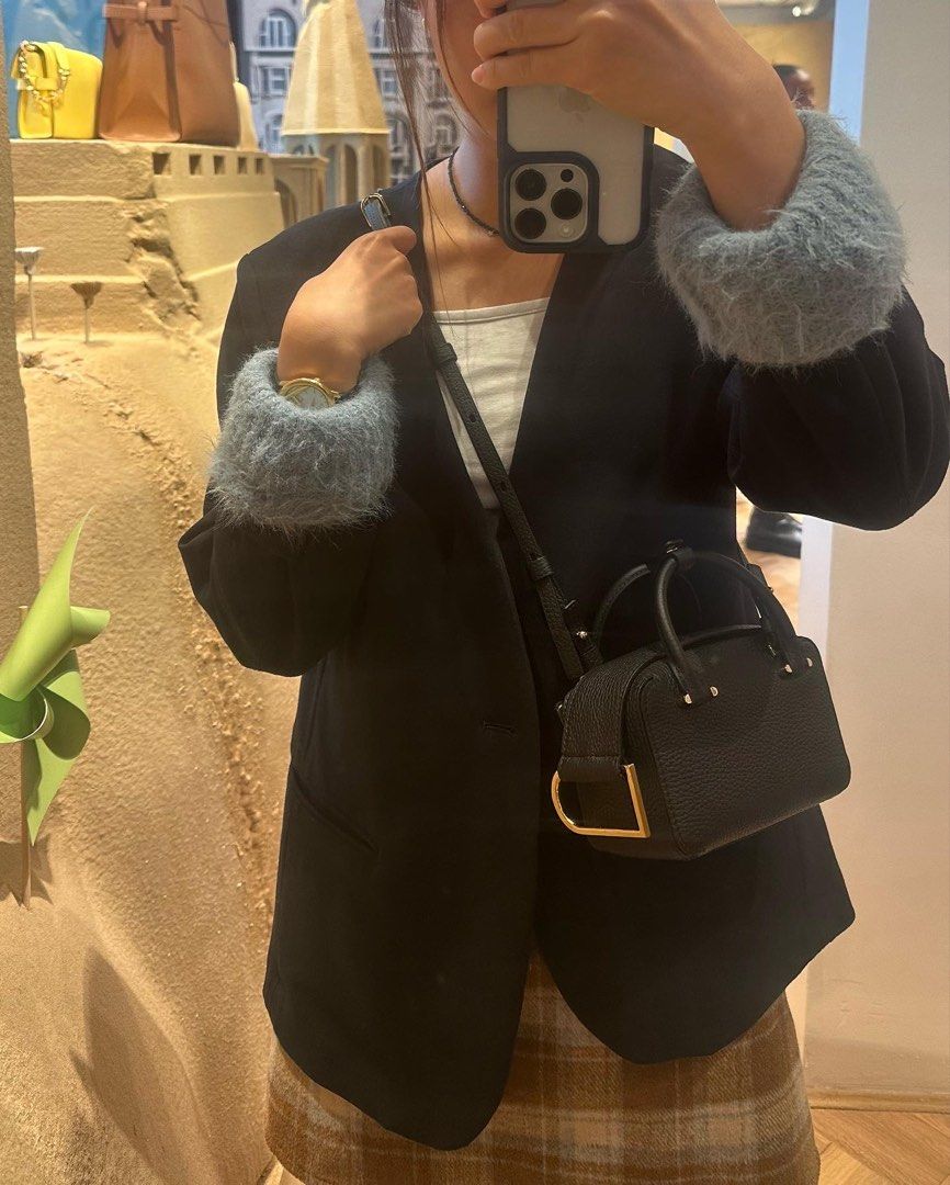 Delvaux nano cool box noir, 名牌, 手袋及銀包 - Carousell