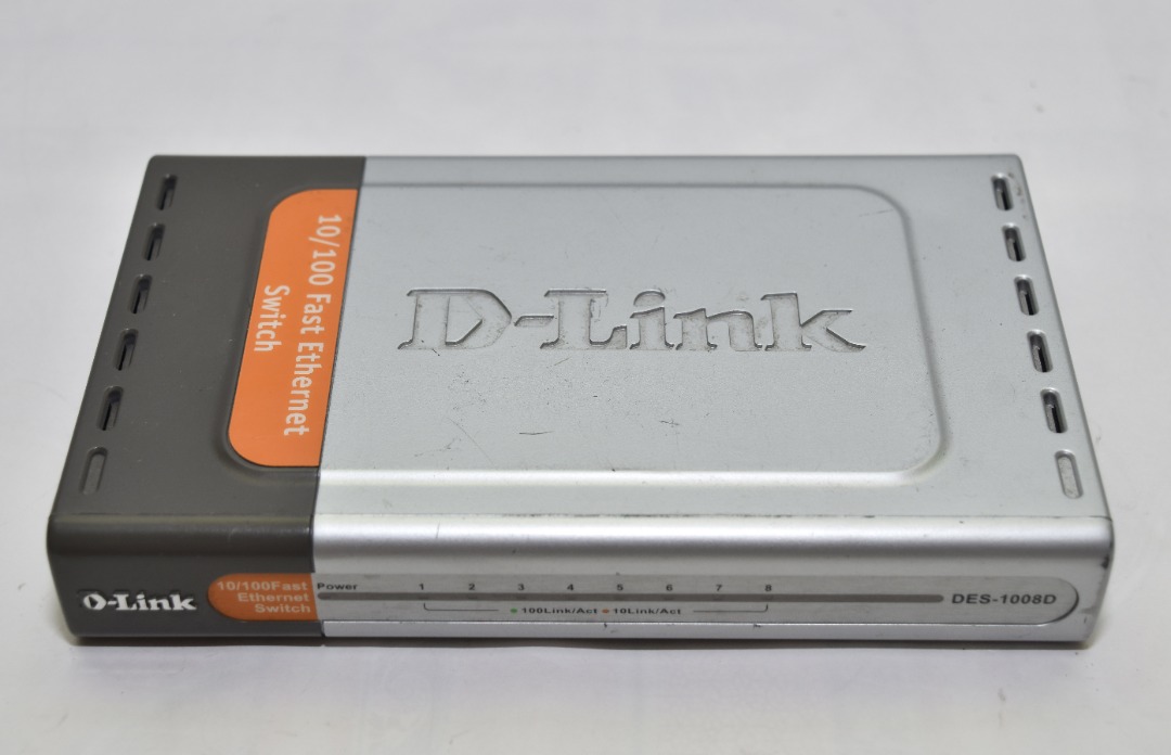 D-LINK DES-1008D 8-Port 10/100Mbps Switch on Carousell