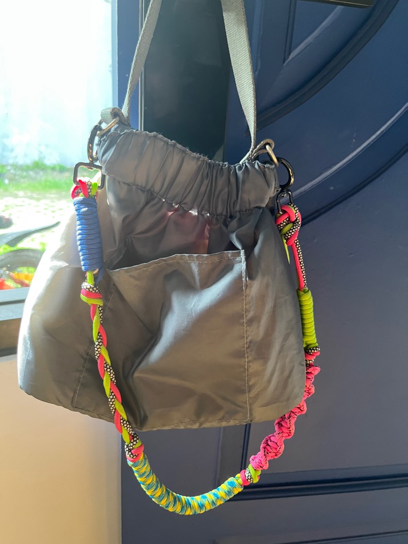 Dumpling bag / pao pao bag, Fesyen Wanita, Tas & Dompet di Carousell