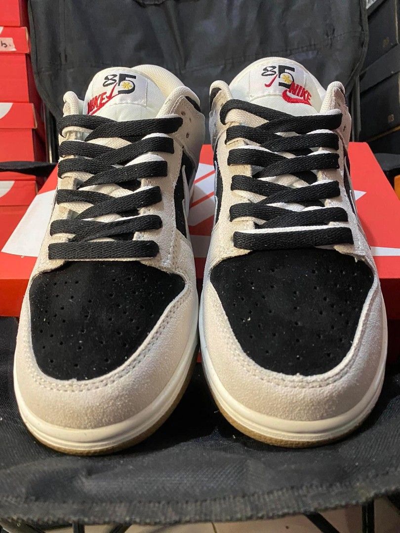 Dunk double swoosh b gray, Women's Fashion, Footwear, Sneakers on Carousell