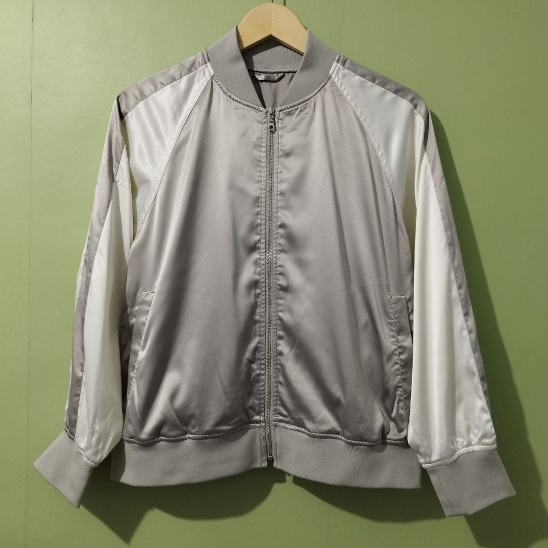 GU By Uniqlo Grey Light Bomber Jacket Woman Original, Fesyen Wanita ...