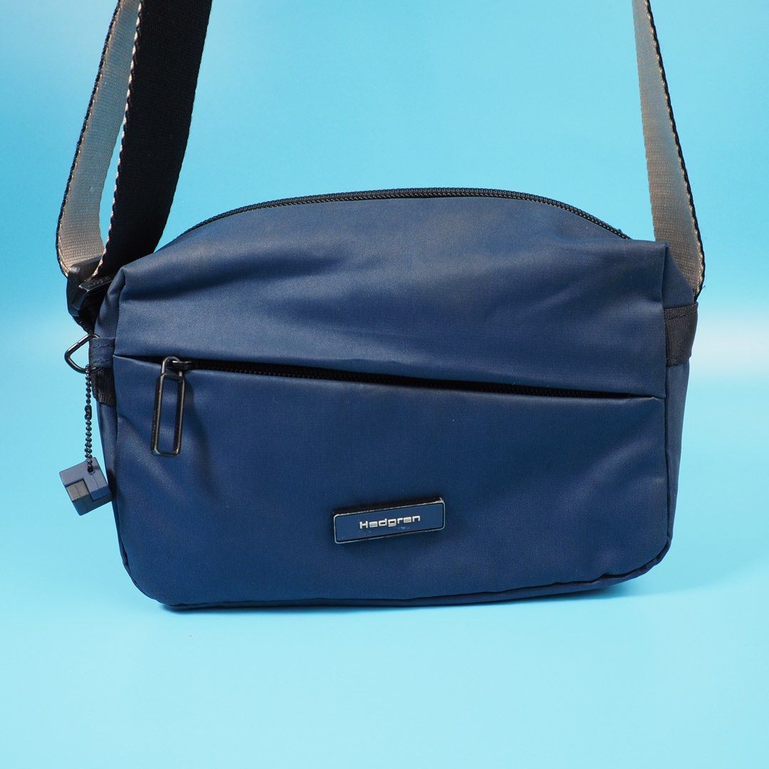Hedgren Neutron Small Crossbody Bag, Women's Fashion, Bags & Wallets ...