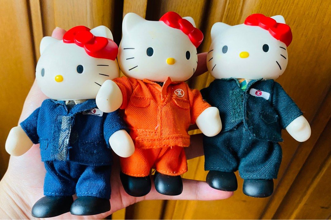 Hello Kitty MTR workers vinyl figure 380 set on Carousell