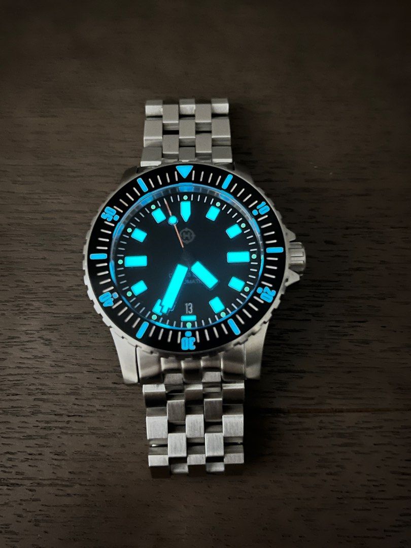 Helm Vanuatu ISO 6425 300m Diver, Luxury, Watches on Carousell