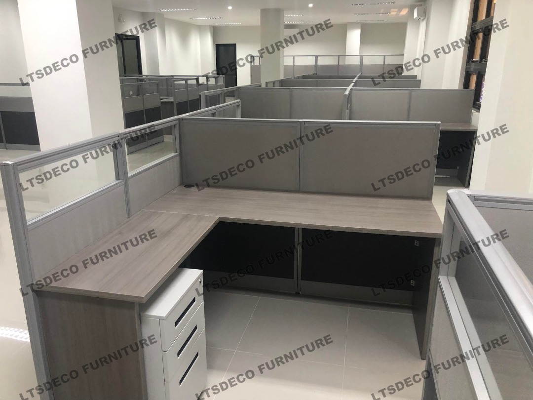 l shape table office partitions on Carousell