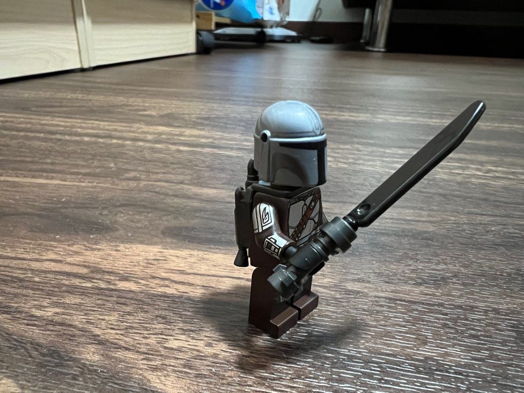 LEGO Star Wars - The Mandalorian with Darksaber, Hobbies & Toys, Toys ...