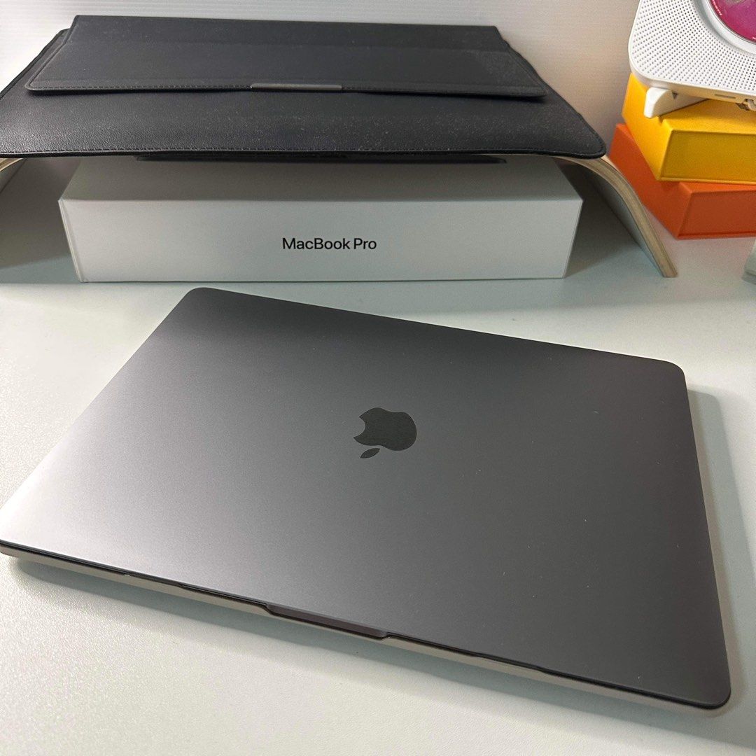 Macbook 2020 Space Grey -256GB, Computers & Tech, Laptops & Notebooks ...