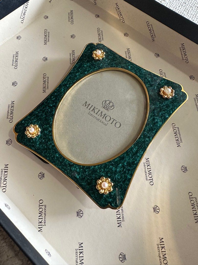 Mikimoto Crystal Lacquer clock and frame with pearls, Hobbies & Toys ...