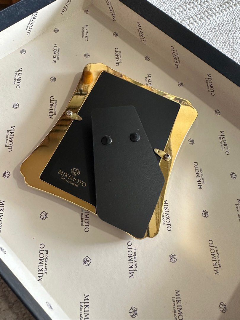 Mikimoto Crystal Lacquer clock and frame with pearls, Hobbies & Toys ...