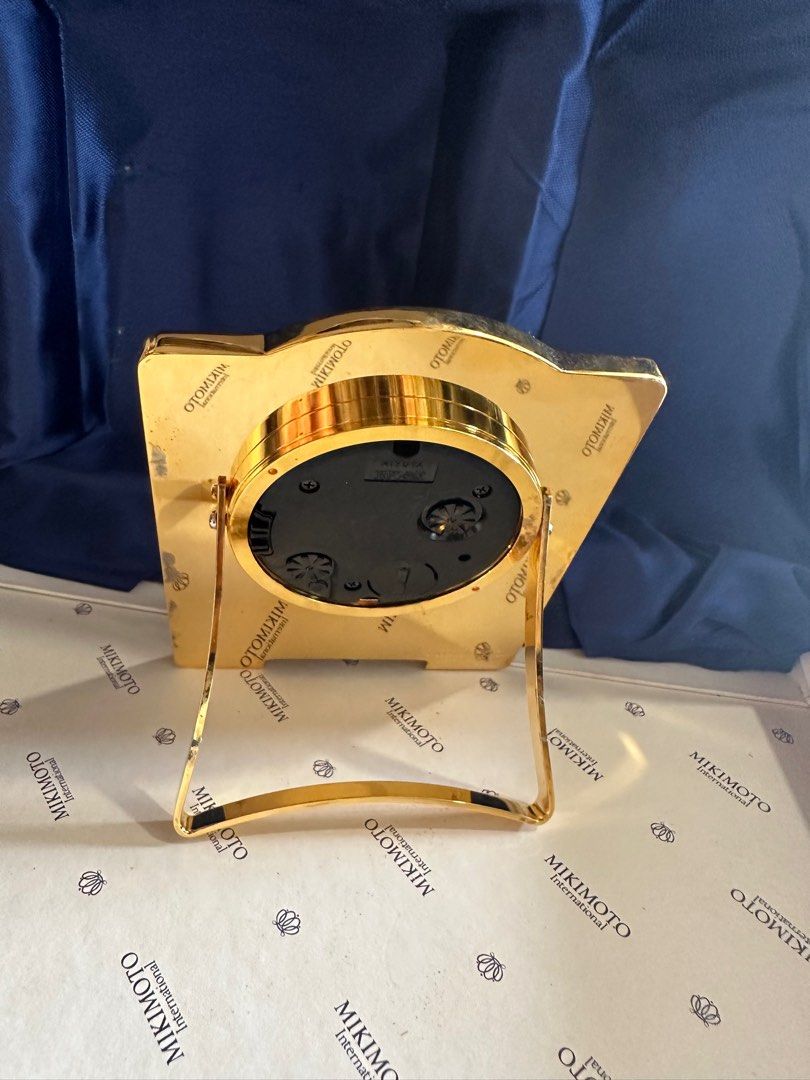 Mikimoto Crystal Lacquer clock and frame with pearls, Hobbies & Toys ...