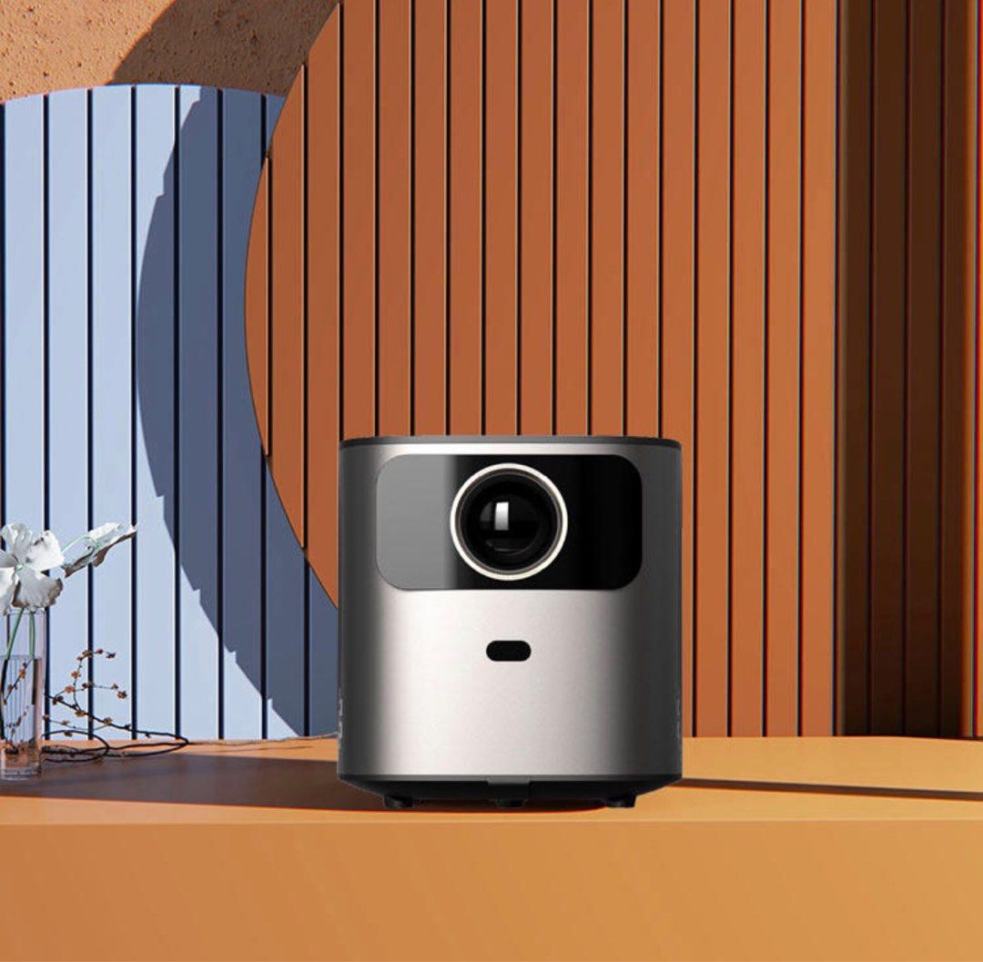 MiniView Projector, 4K 5800 lumens, automatic focus and keystone ...