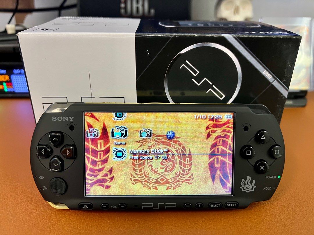 MINT PSP 3000 [Monster Hunter Limited Edition], Video Gaming, Video ...