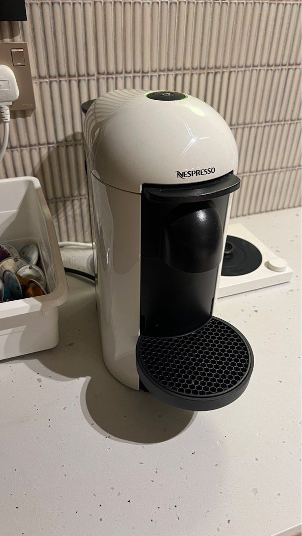Nespresso Vertuo Plus (White), TV & Home Appliances, Kitchen Appliances ...