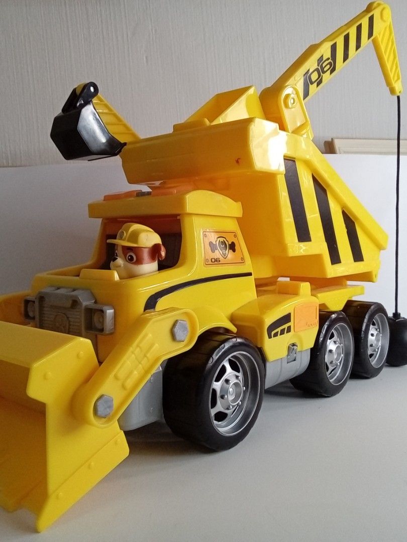 Paw Patrol Ultimate Rubble Truck and Rubble, Hobbies & Toys, Toys ...