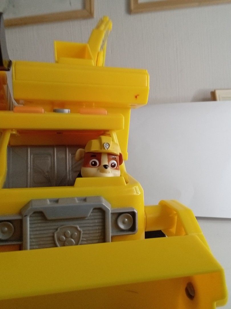 Paw Patrol Ultimate Rubble Truck and Rubble, Hobbies & Toys, Toys ...
