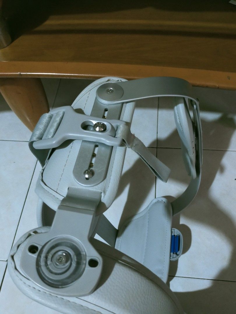 Pendakap tulang belakang boleh laras (immobilizing spinal hyper ...