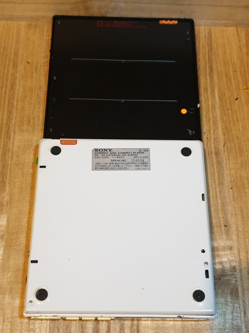 Rare 1987 Sony Discman D-100 White Metal Casing, Audio, Portable Music ...