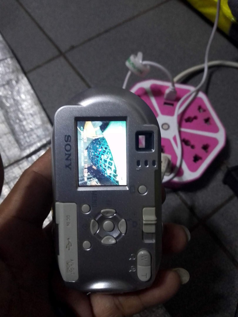 RARE!!! SONY CYBERSHOT DSC-P43, Photography, Cameras on Carousell