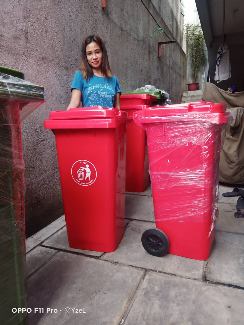 ROLLING TRASH BIN 120L on Carousell