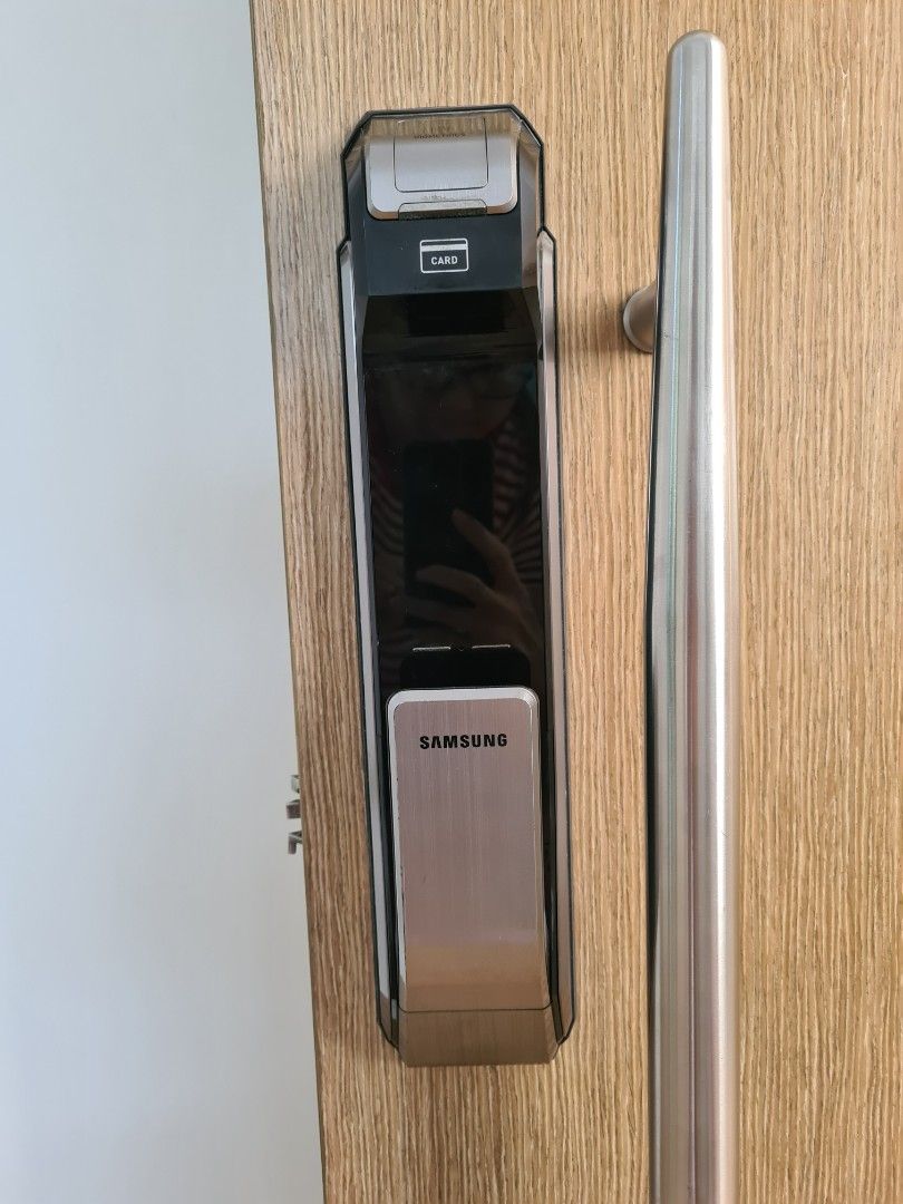 Samsung Digital Door Lock SHS-P718, Furniture & Home Living, Security ...