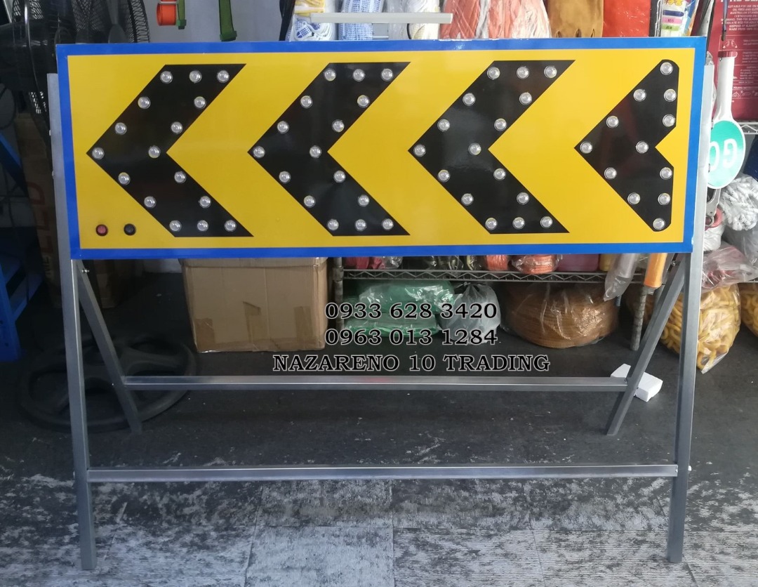 Solar blinker light Warning flash Light Emergency light Signage on ...